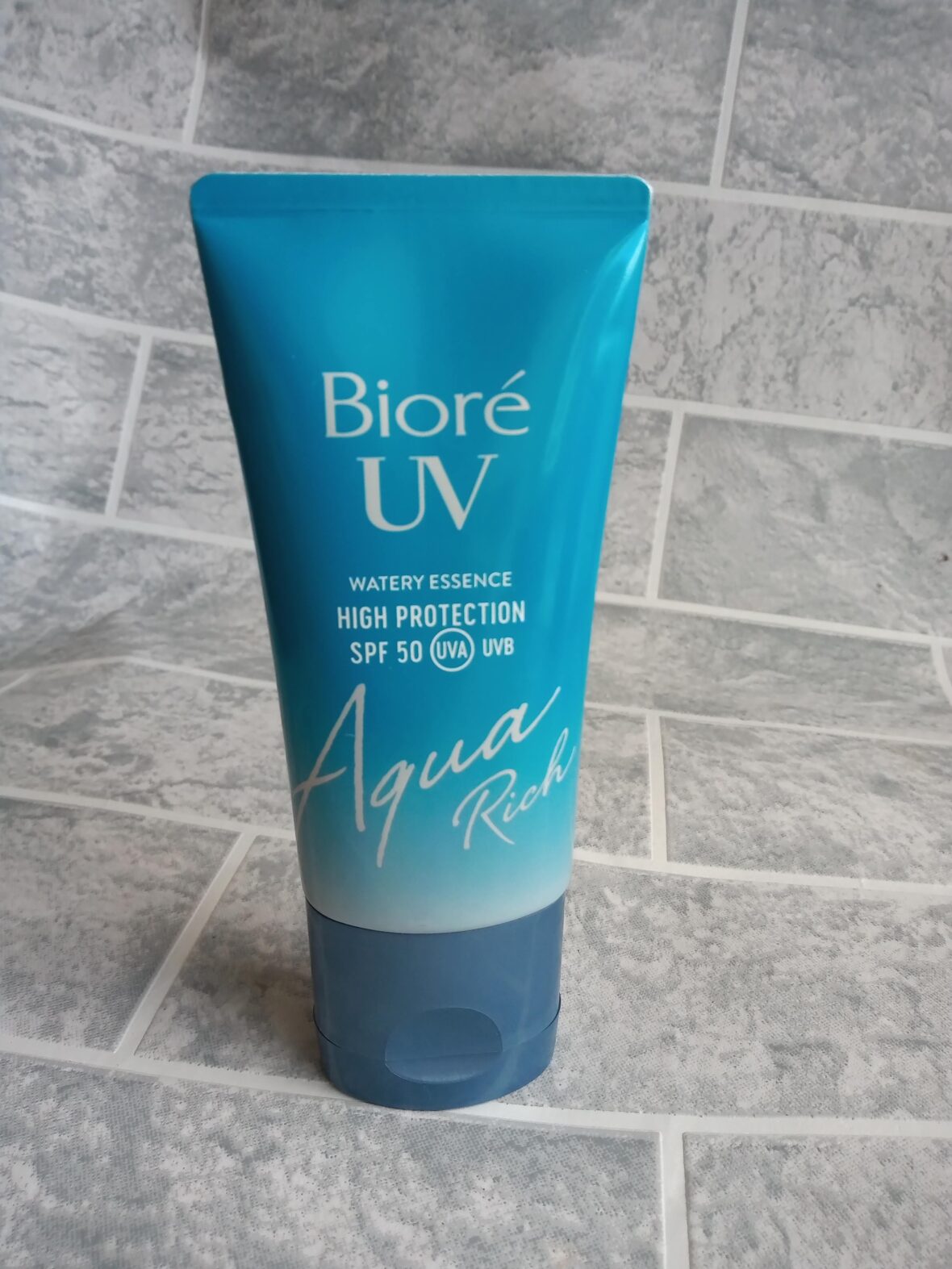 Reveal the Magic of Biore Aqua Rich UV Sunscreen